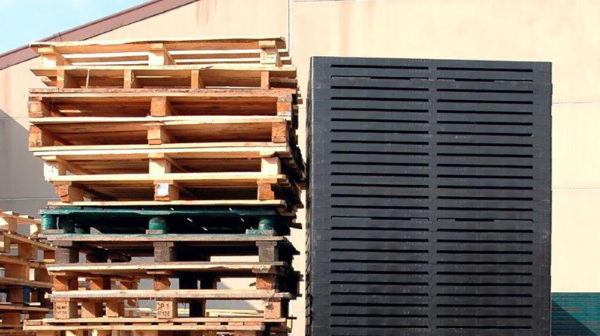 Are plastic pallets cheaper than wood? | Go Plastic Pallets